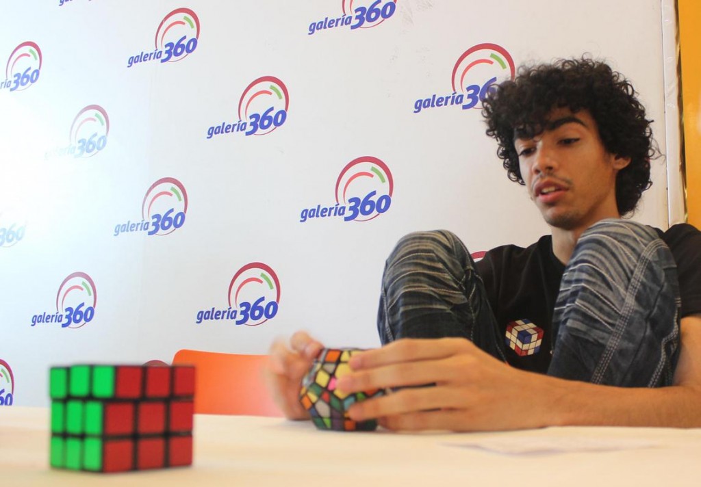 Estudiante del INTEC establece récord nacional en Speedcube – LA COLMENA