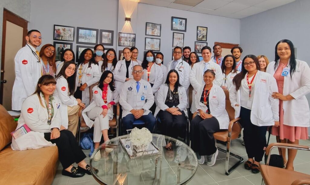 Estudiantes de Medicina del INTEC realizan rotaciones en el Hospital ...