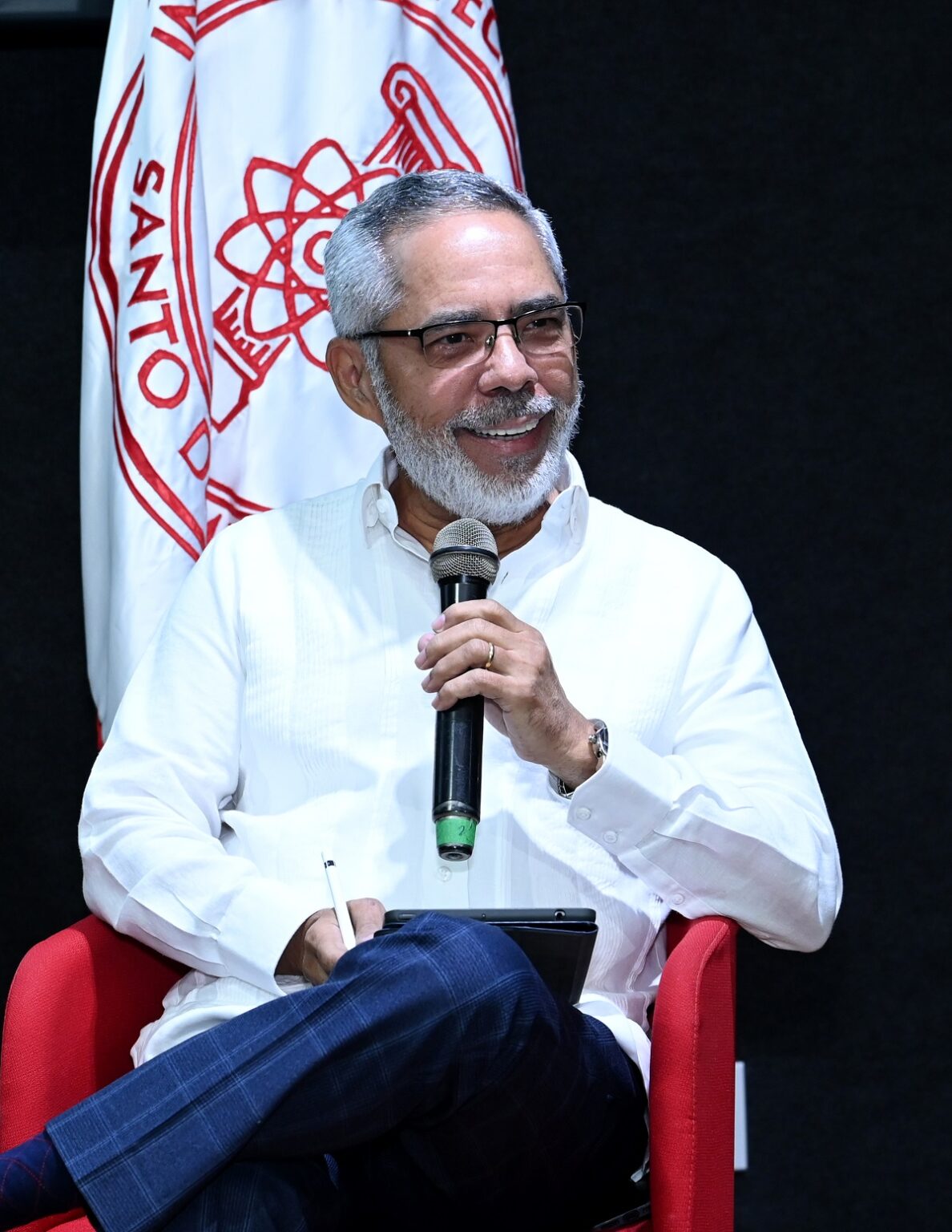 Reflexionan sobre los aportes de Robert Lucas, el economista que ...