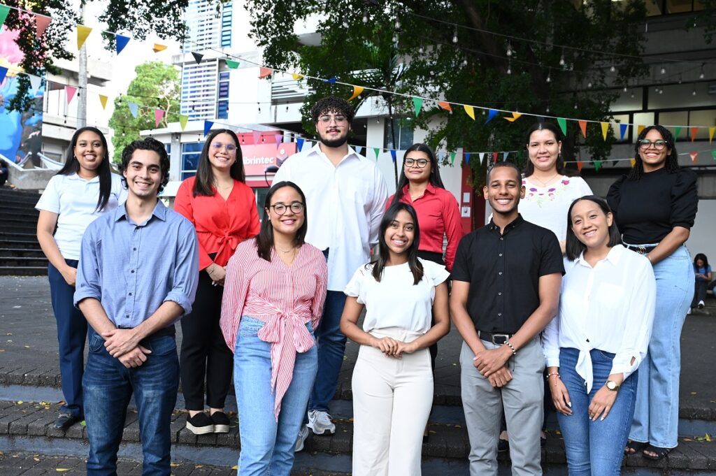 Estudiantes del INTEC presentaron proyectos en CEICYT 2023 – LA COLMENA