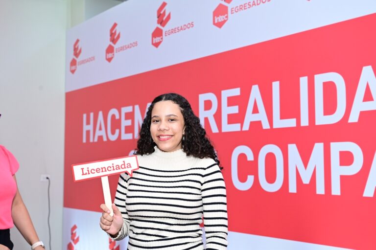 A un paso de su gran día: graduandos del INTEC firman el Libro de la ...